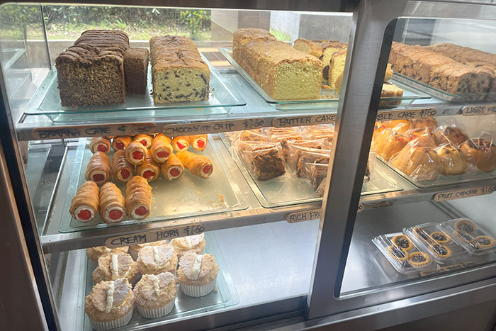 美味しそうなオヤツがいっぱい @ Balmoral Bakery | シンガポール食べ歩きノート