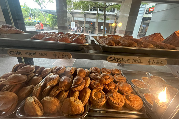 美味しそうなオヤツがいっぱい @ Balmoral Bakery | シンガポール食べ歩きノート